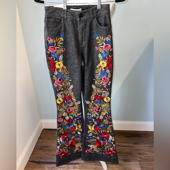 Jeans | Alice Olivia Kayleigh Bell Jean Washed Blackmulti Size 25 ...
